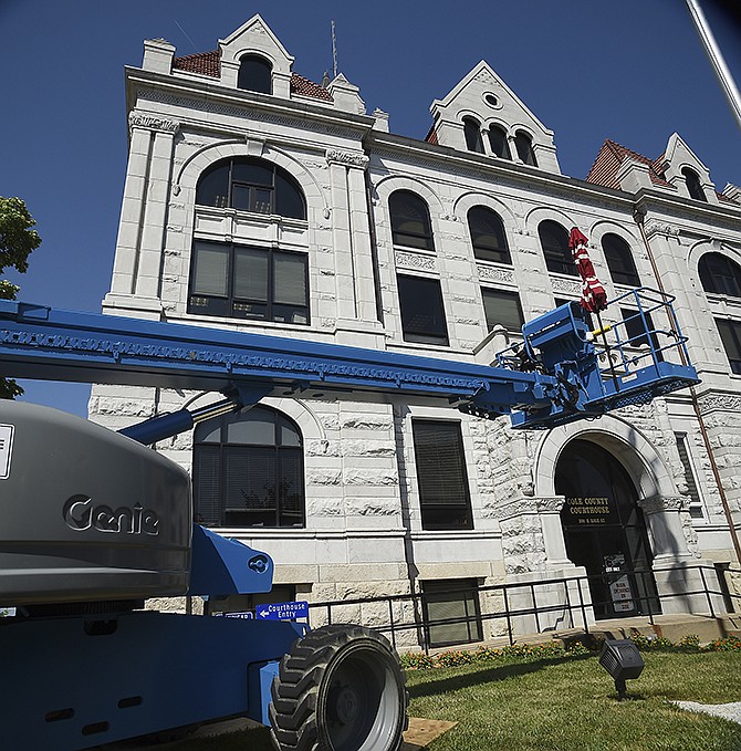 County stops courthouse window work | Jefferson City News Tribune