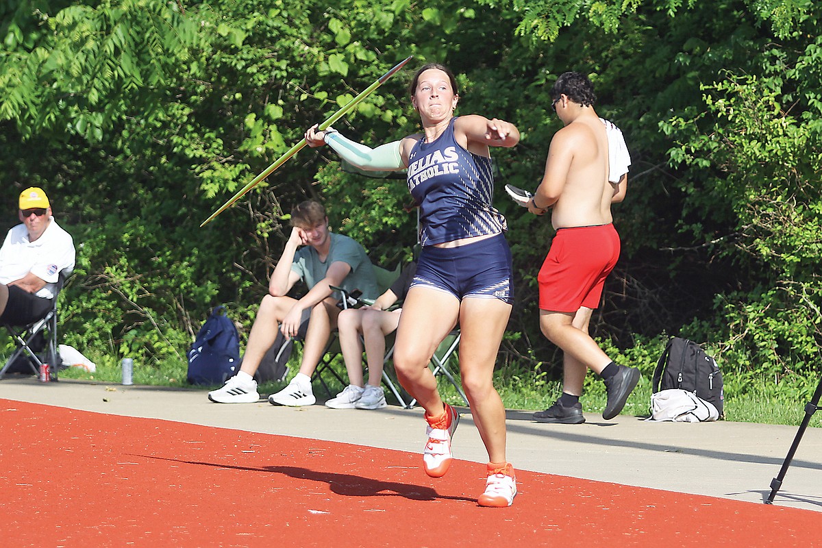 Helias girls have high hopes heading into track and field state ...