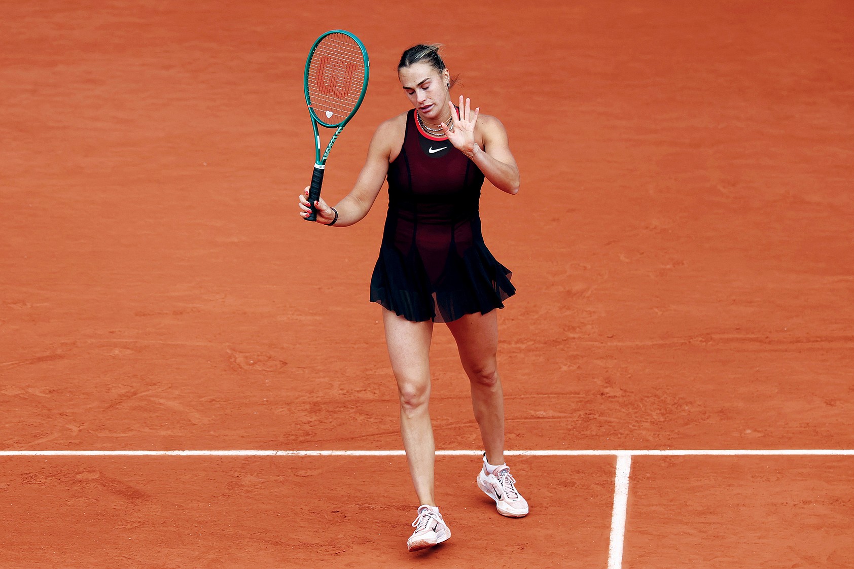 Sabalenka ousted by Shnaider as shocks continue at French Open ...