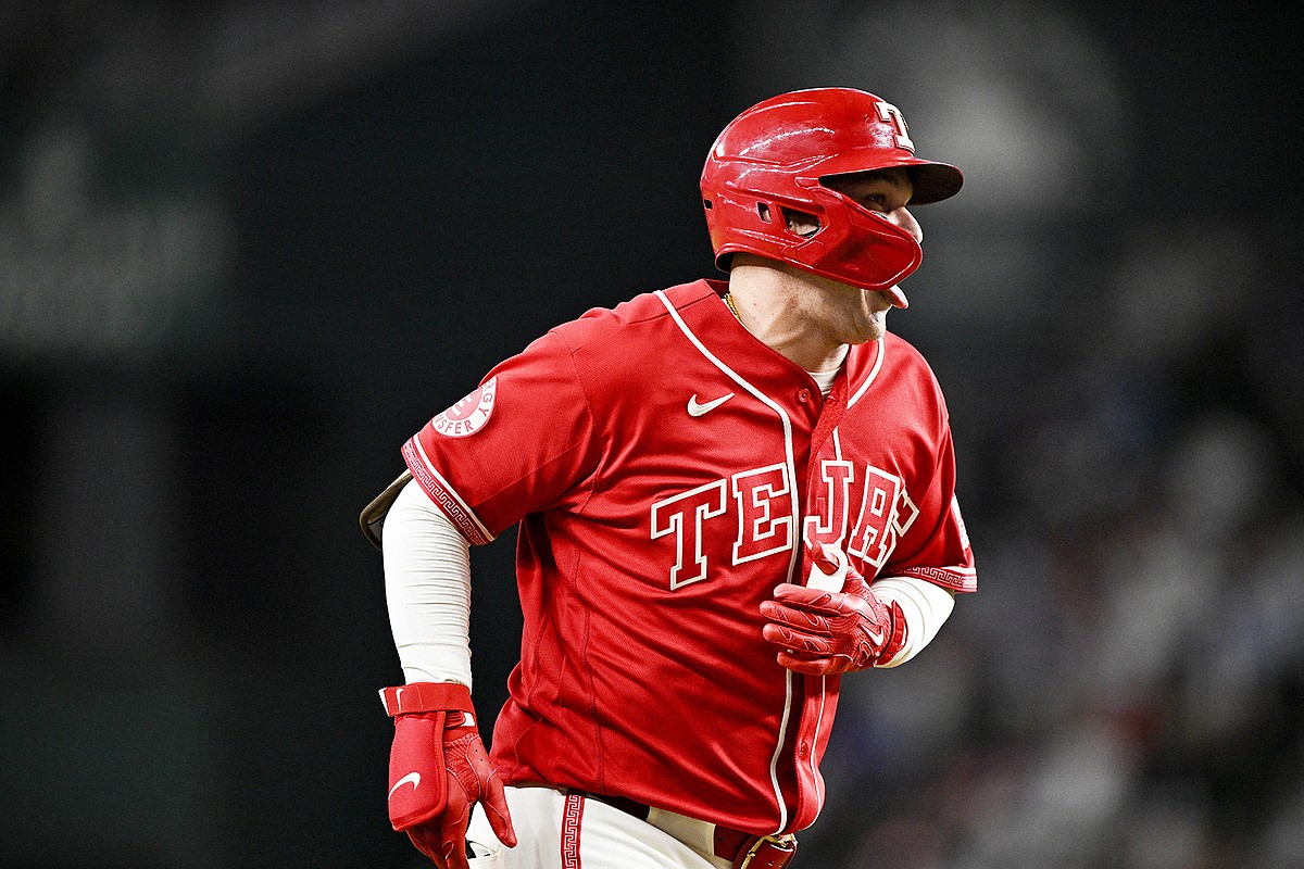 Pederson, red-hot Rangers seek sweep of Cardinals | Fulton Sun