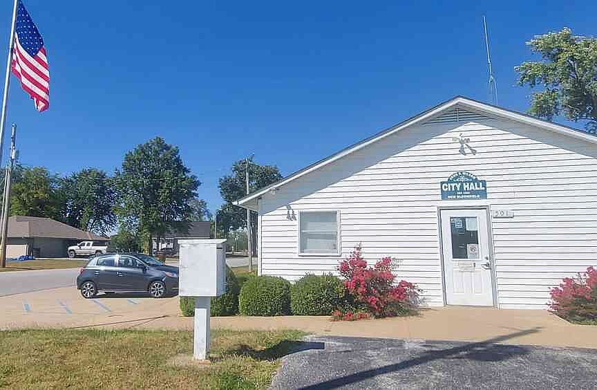 New Bloomfield clerk resigns, alleging unprofessional inquiries ...