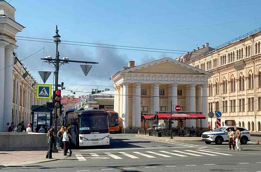 Ukrainian drones hit St. Petersburg port as Putin hosts major economic ...