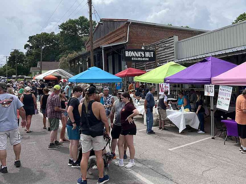 Testicle festival draws large crowds to Olean | Jefferson City News Tribune