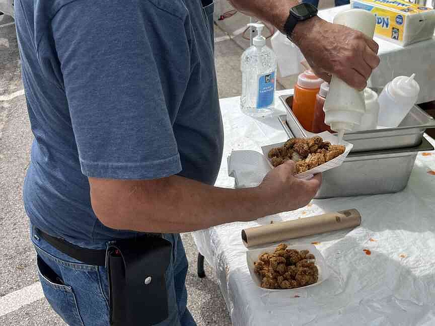 Testicle festival draws large crowds to Olean | Jefferson City News Tribune