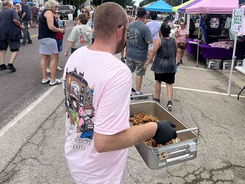 Testicle festival draws large crowds to Olean | Jefferson City News Tribune