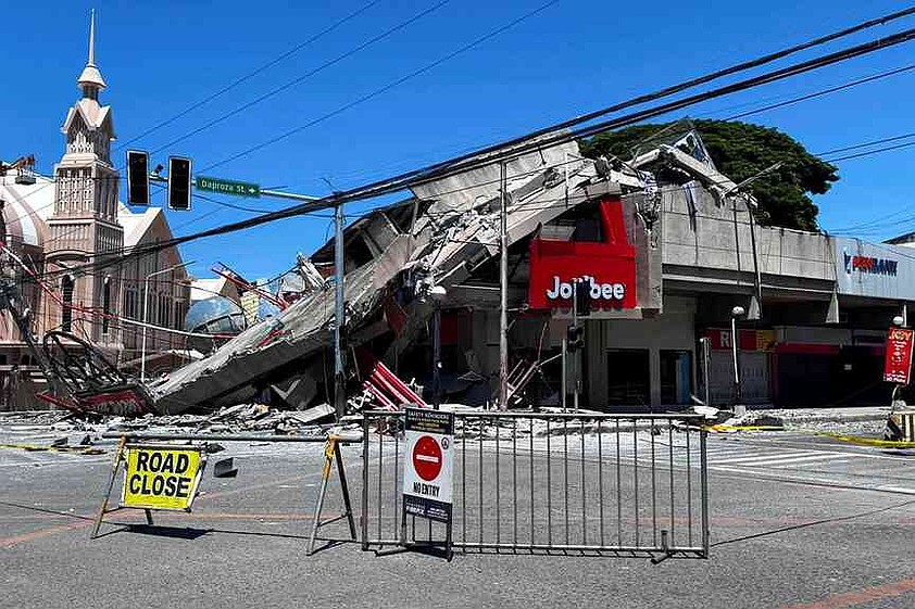 Philippine quake leaves at least 32 feared dead, survivors recount fear ...