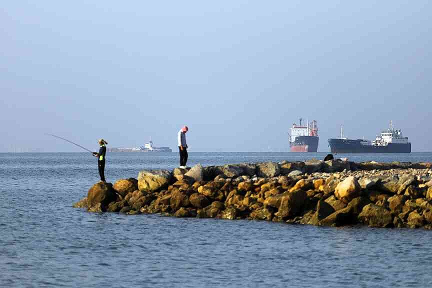 US, Iran edge toward interim peace deal to reopen Strait of Hormuz ...